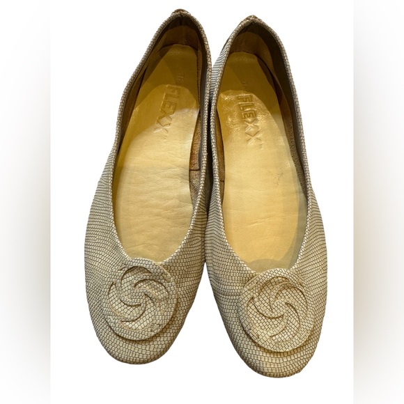 THE FLEXX | Shoes | The Flexx Womens Bon Bon Ballet Flat Size 8 ...